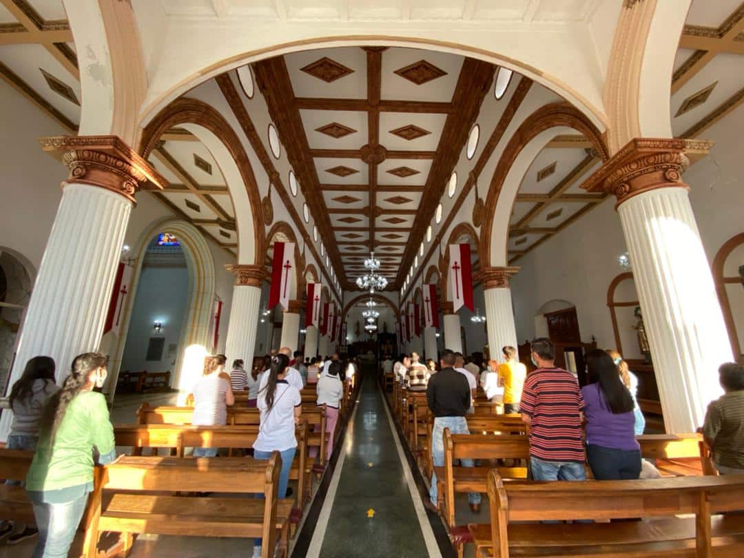 Devotos Del Santo Cristo De La Grita Él Nos Concede Todo