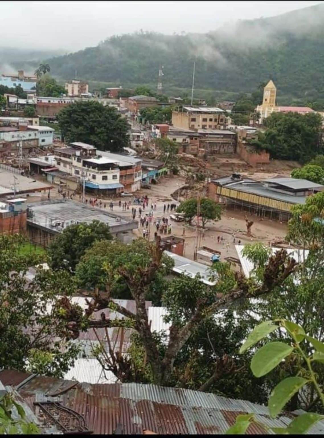 En imágenes: Las Tejerías tras el desbordamiento de la quebrada Los Patos