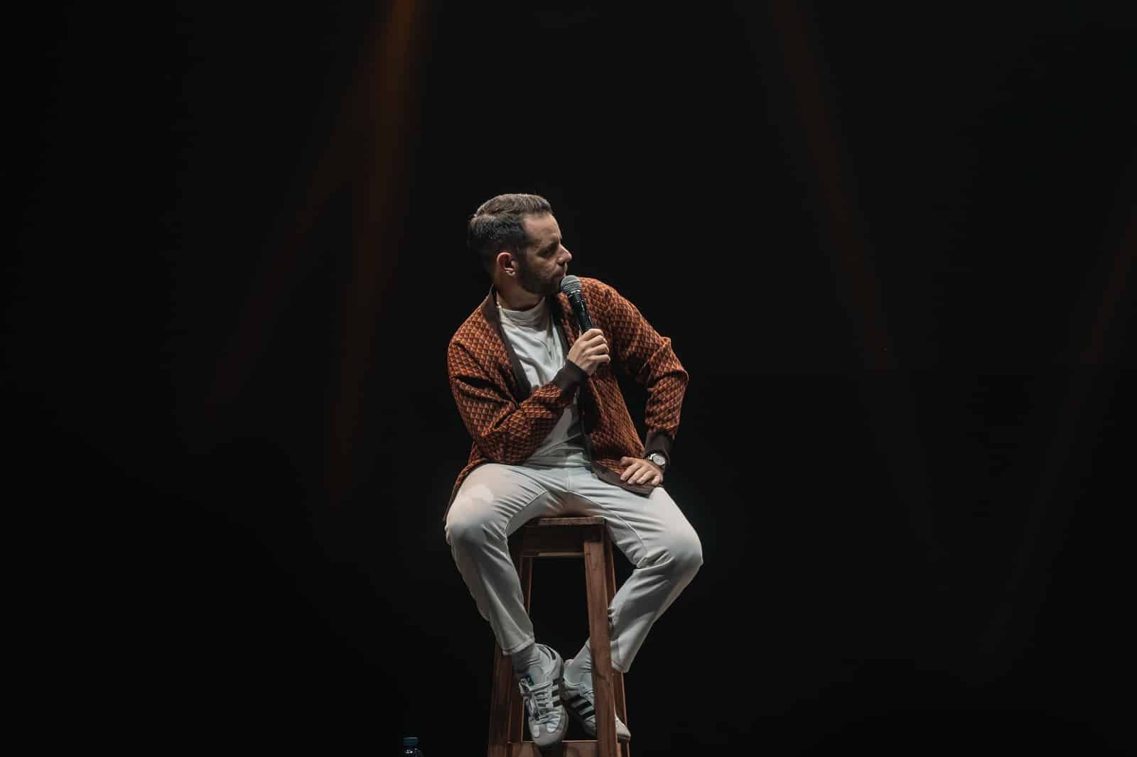 Chris Andrade: “Casi siempre estoy pensando en comedia”