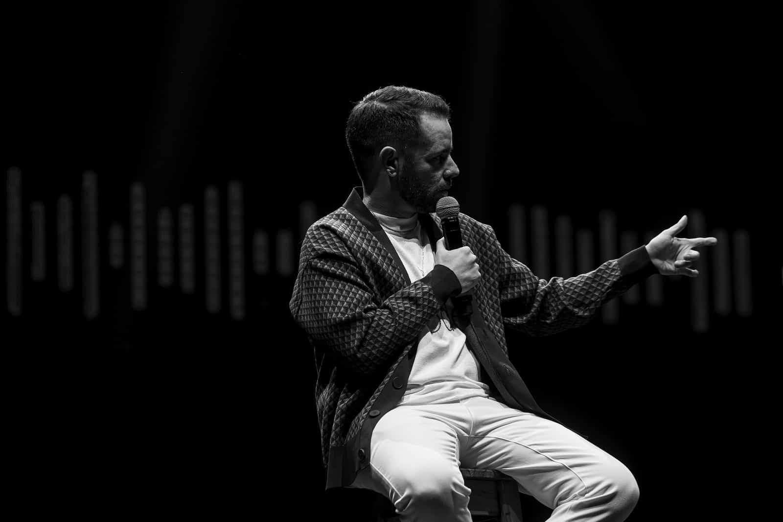 Chris Andrade: “Casi siempre estoy pensando en comedia”