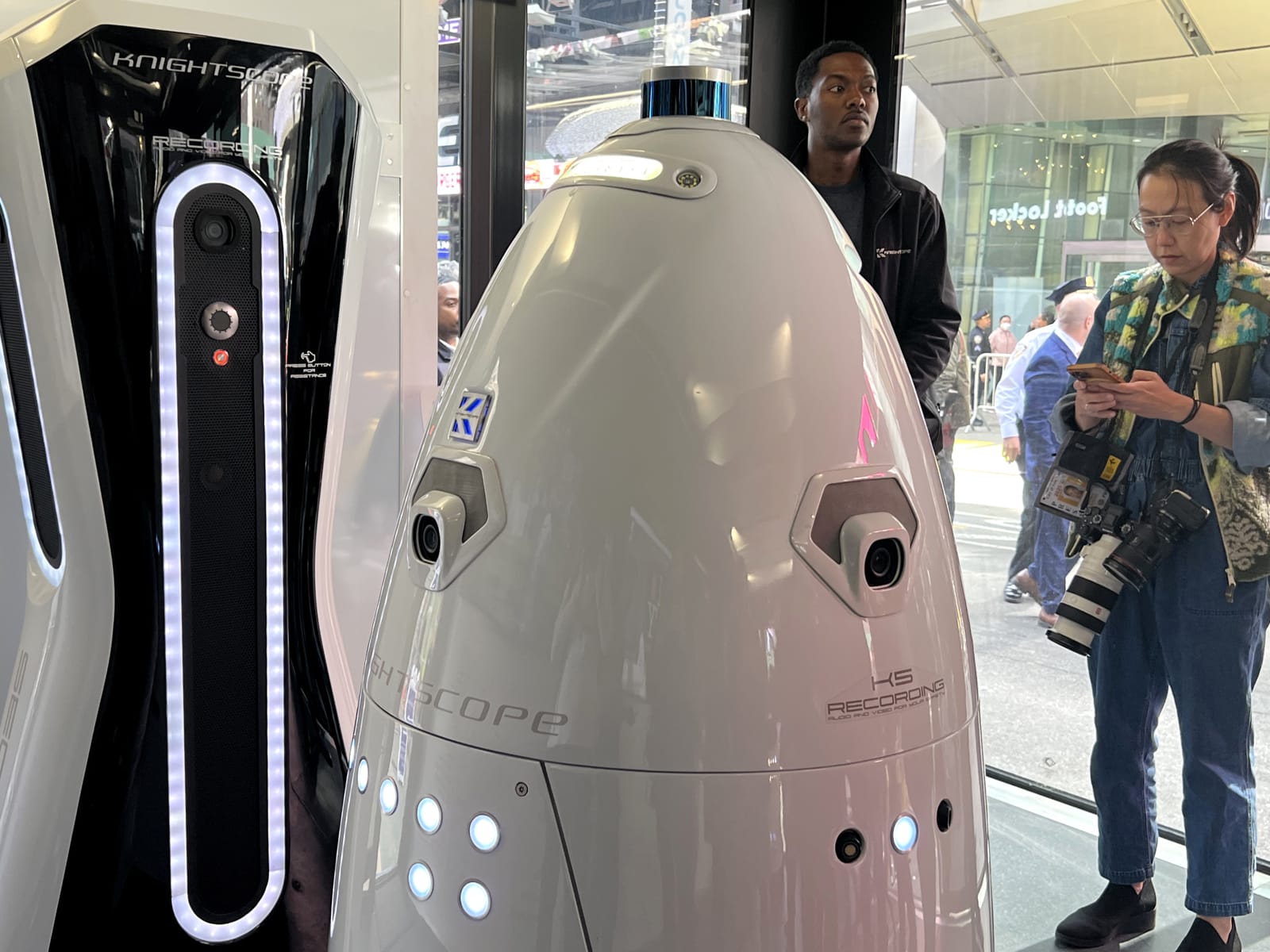 Así es K5, el robot policía que patrullará el metro de Nueva York