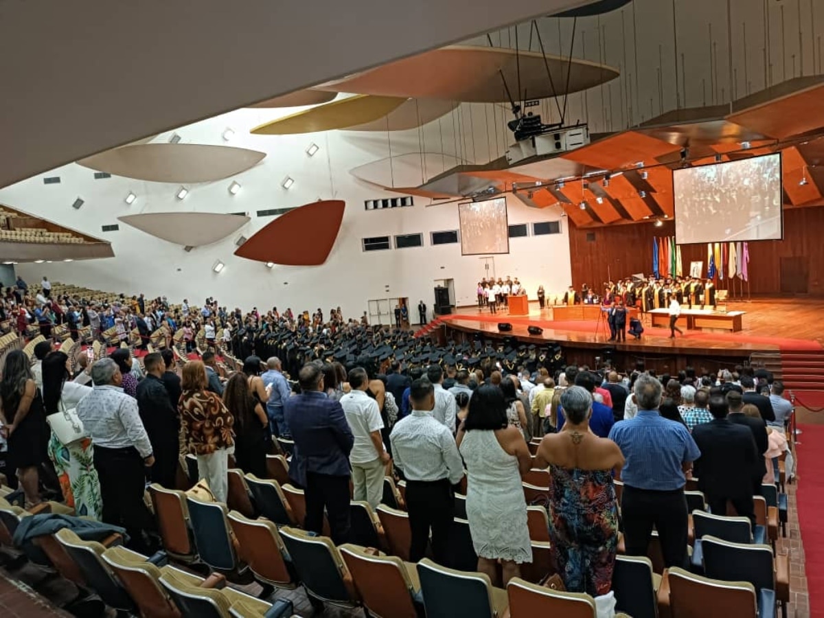 Así fue el primer acto en el Aula Magna de la UCV luego de tres años