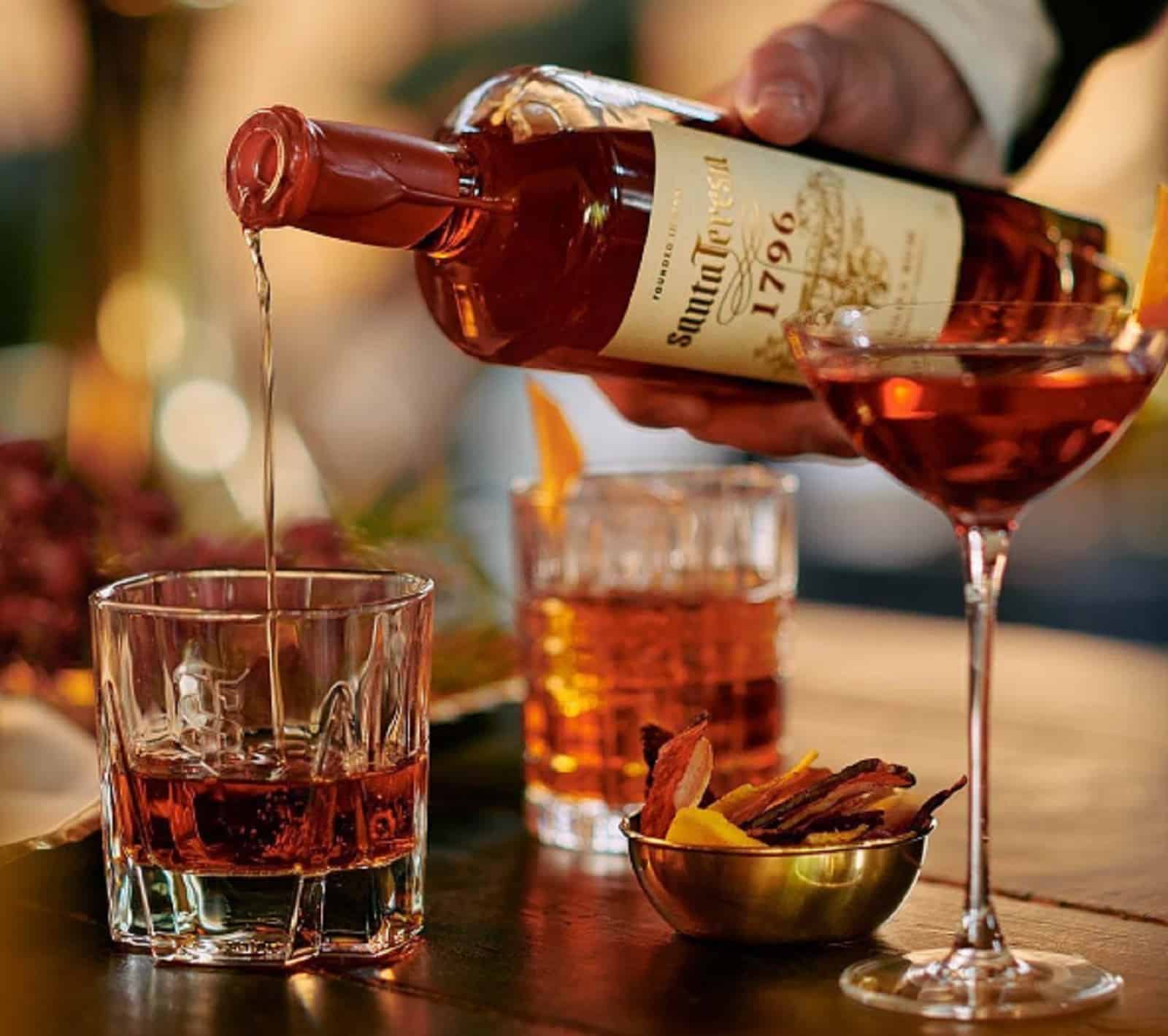 Influencers del mundo elogian la autenticidad y tradición del ron ...