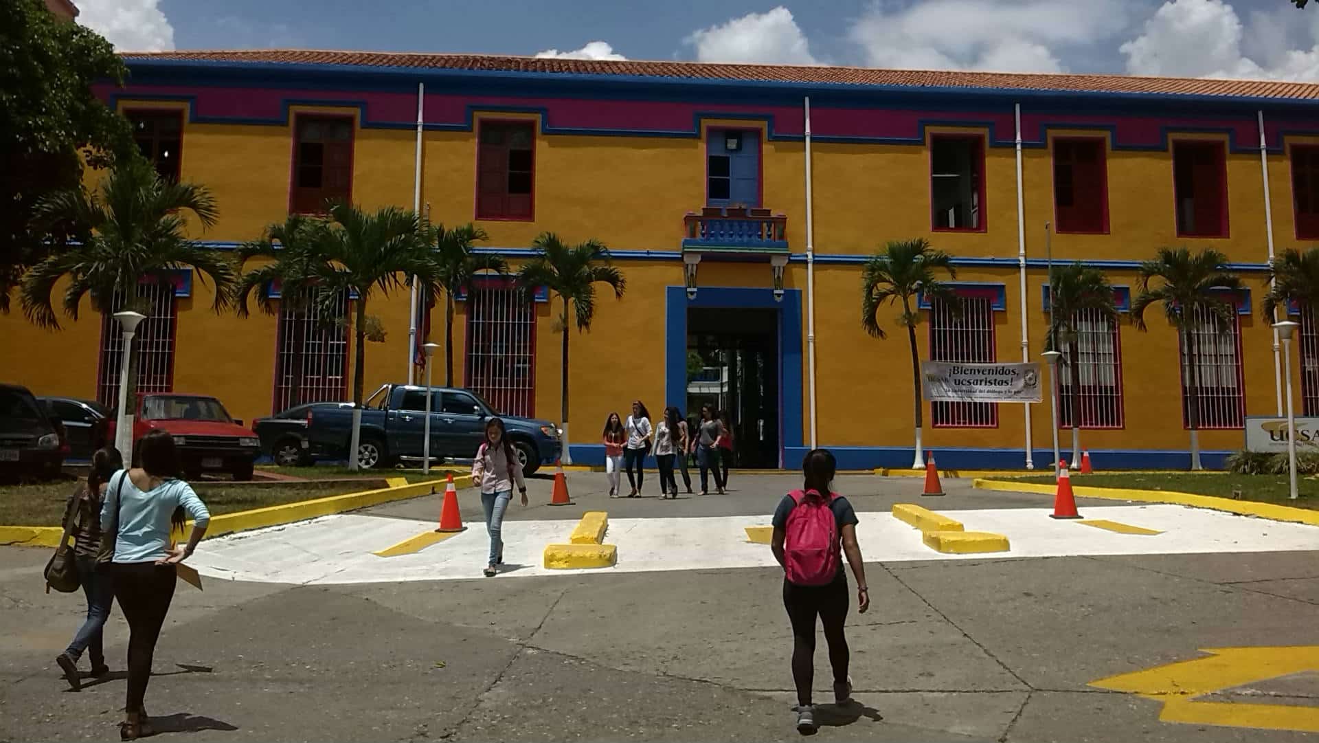 ¿Cuánto cuesta estudiar en una universidad en Venezuela? - El Diario