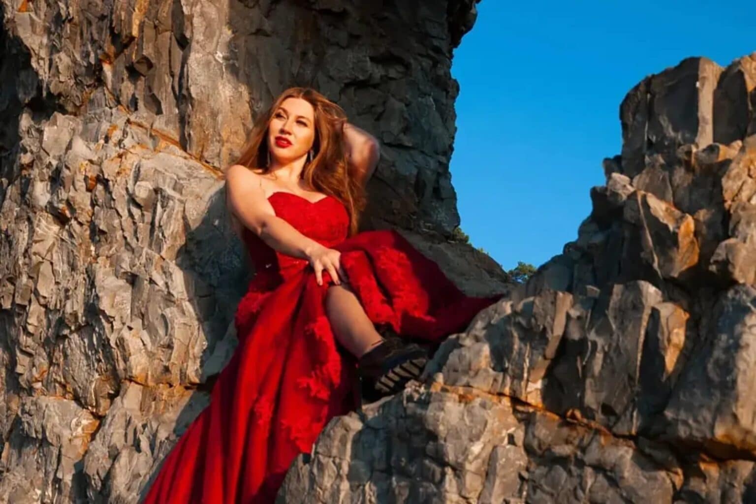 Una influencer rusa murió al intentar tomarse una selfie