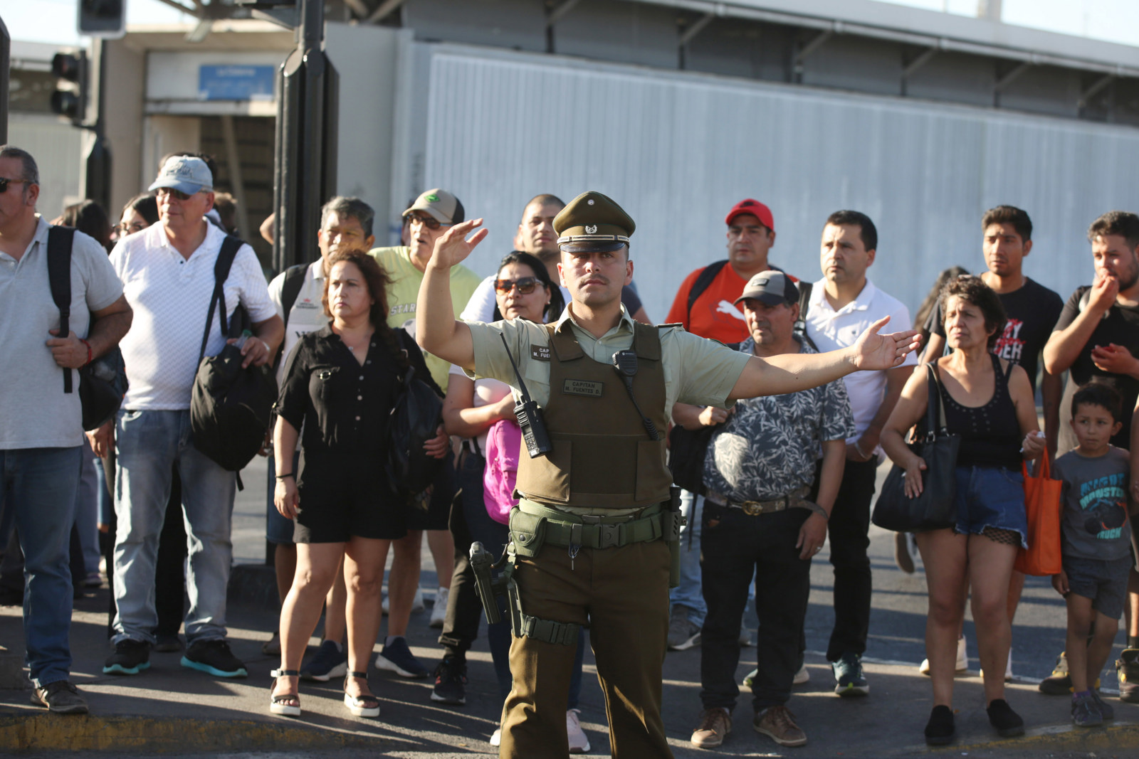 En imágenes: así se vive el apagón masivo de Chile