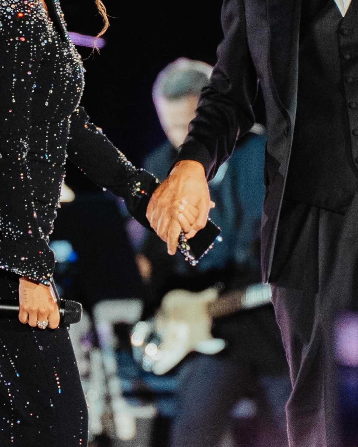 Karol G y Andrea Bocelli cantaron juntos en el Vaticano