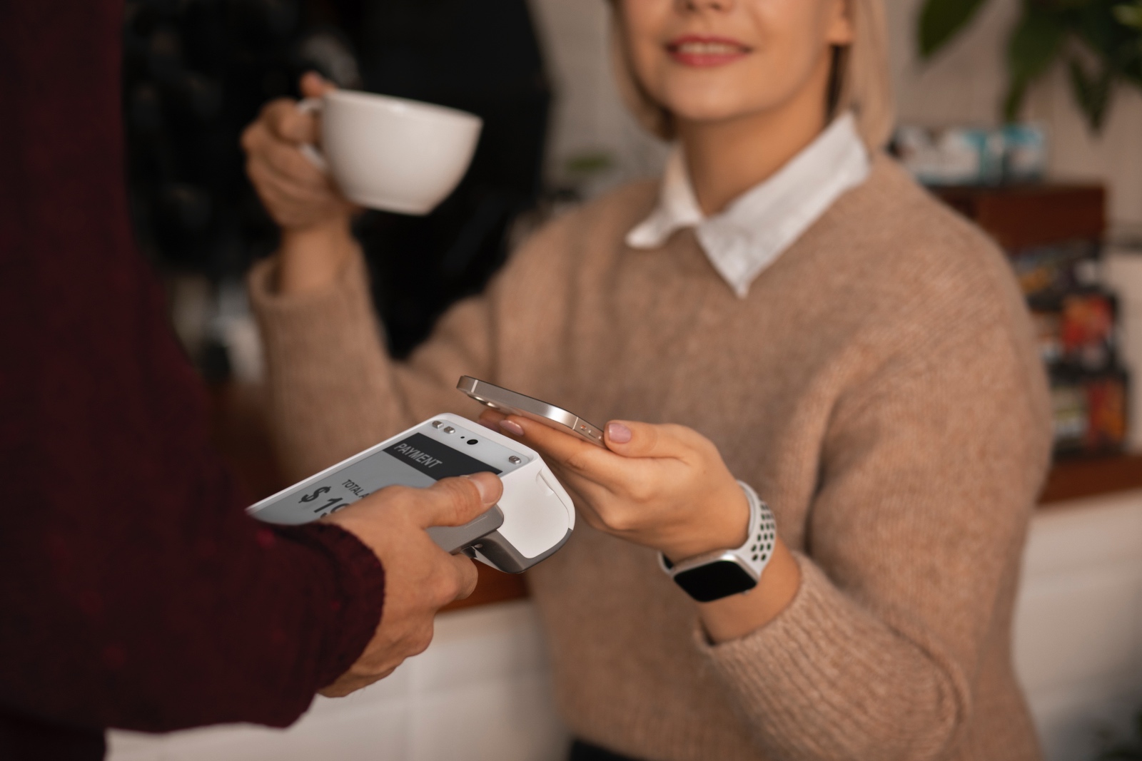 Los bancos que ya permiten hacer pago móvil con la tecnología NFC en ...